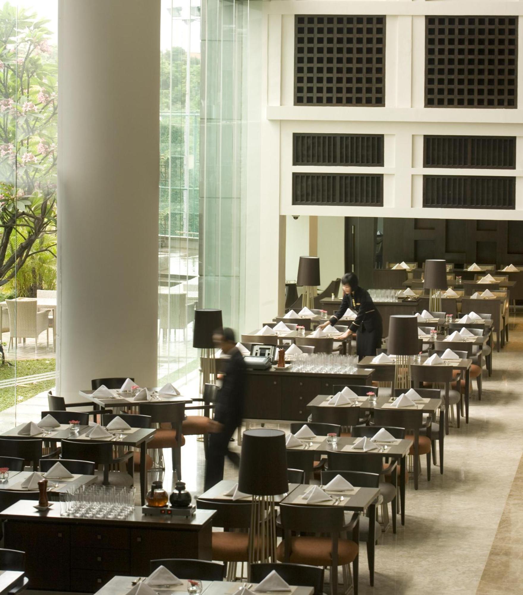 HOTEL SANTIKA PREMIERE SLIPI JAKARTA